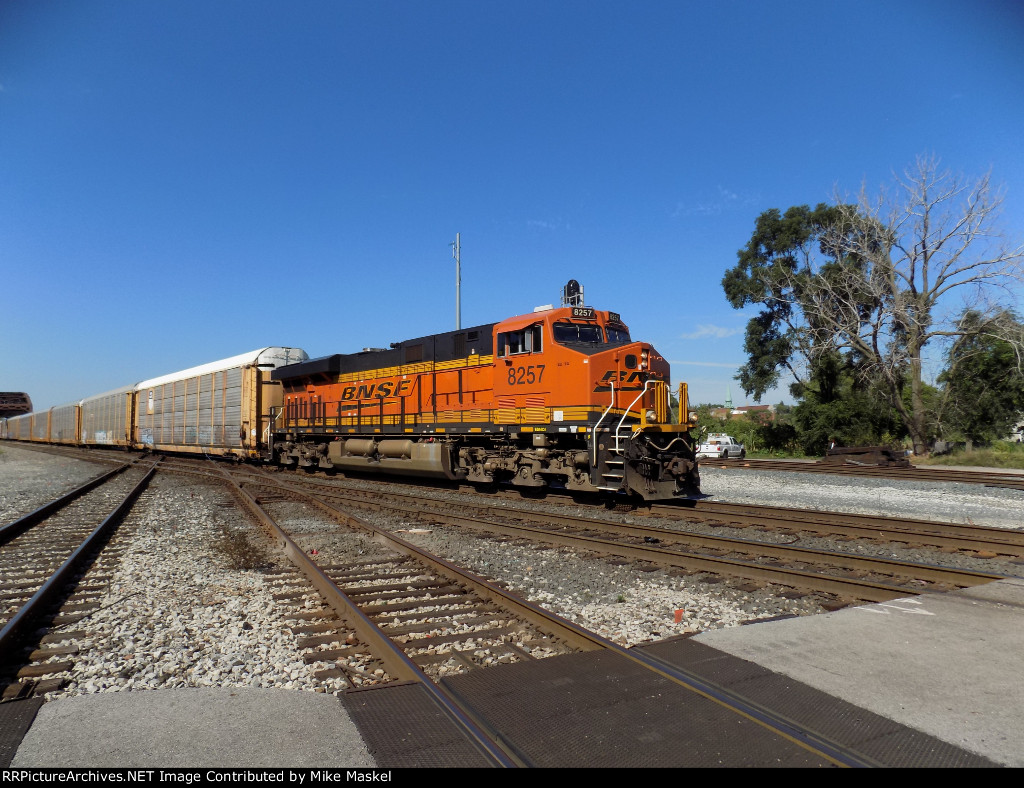 BNSF 8257